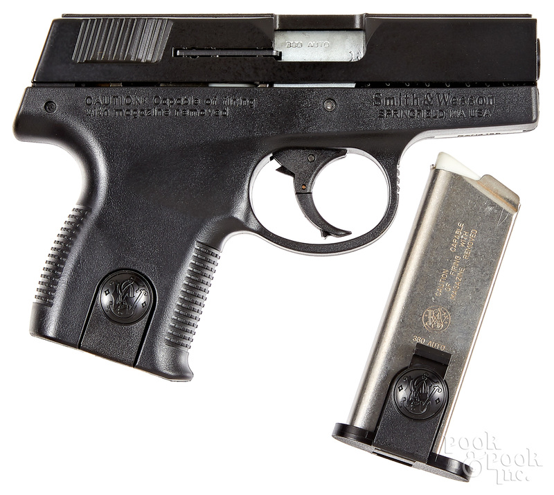 Smith & Wesson model SW380 semi-automatic pistol - Auktionen & Preisarchiv
